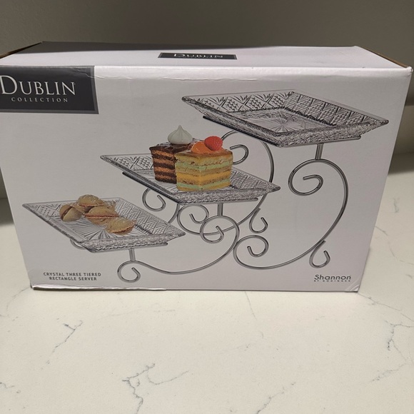 Godinger | Dining | Godinger Dublin 3tier Server | Poshmark